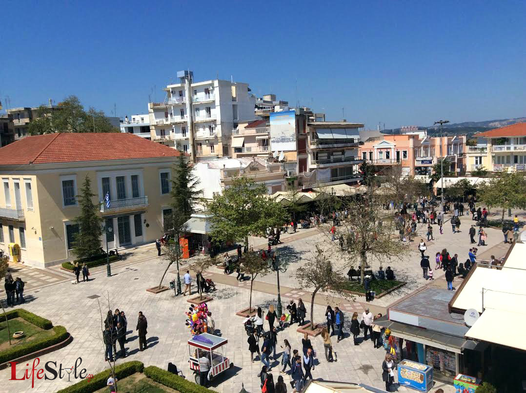 Πλημμύρισε από κόσμο η πλατεία του Πύργου το πρωί του Μ. Σαββάτου ...