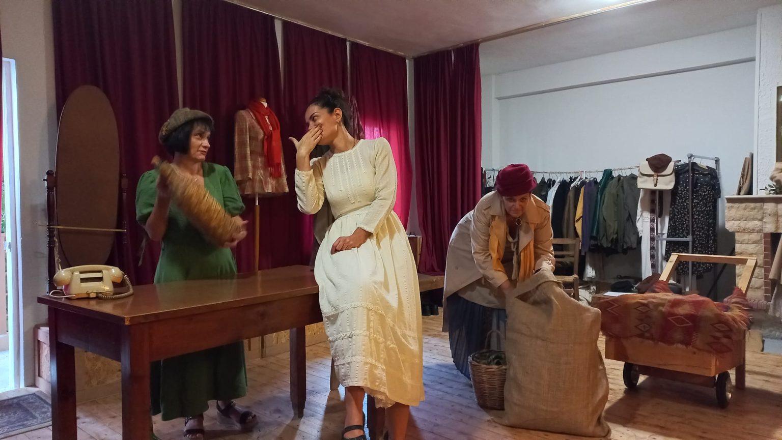 ΘΕΑΤΡΙΚΗ ΟΜΑΔΑ ΠΥΡΓΟΥ: Ετοιμάζεται παράσταση με το έργο Φον Δημητράκης ...