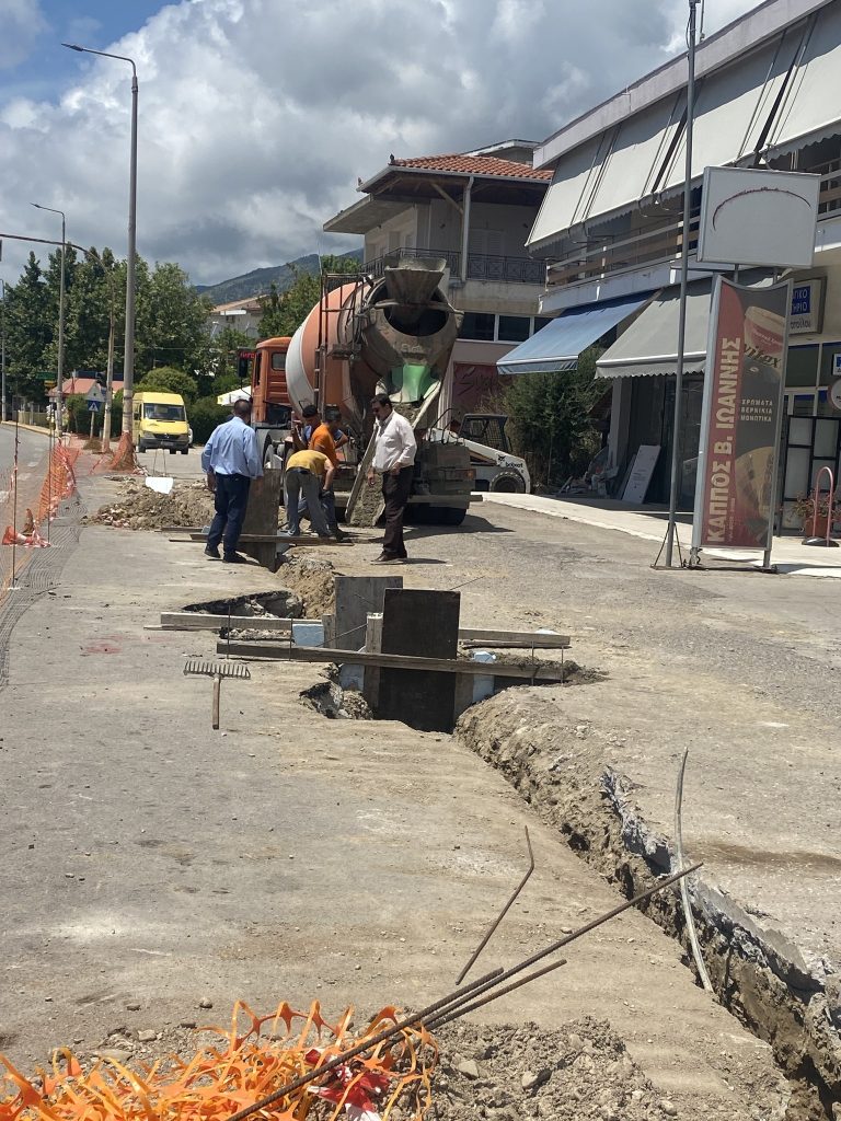 Ζαχάρω: Ολοκληρώθηκε το αντιπλημμυρικό έργο στον κεντρικό δρόμο - Ηλεία ...